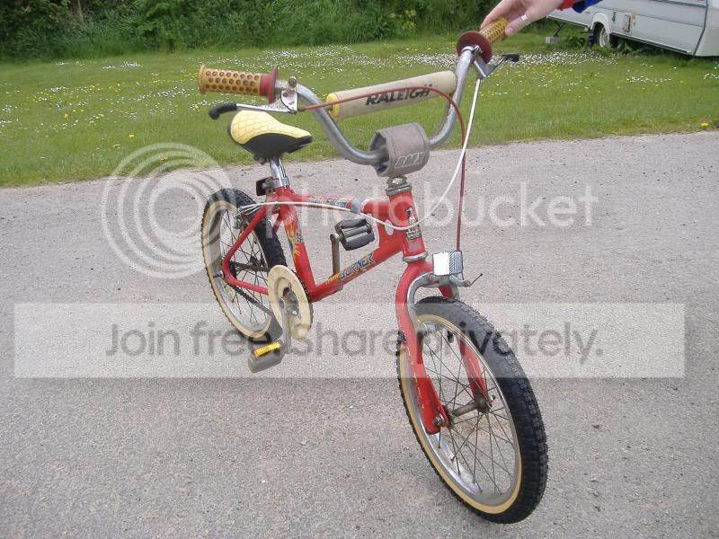 raleigh tomahawk budgie and mini burner skateboard and ghetto blaster ...